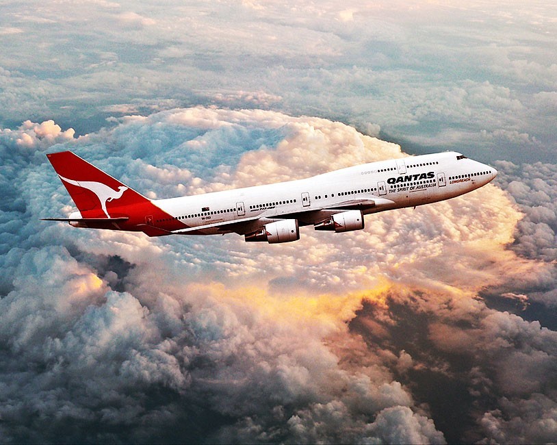 Qantas Airlines Boeing 747-400 in Flight - 24x36 Inch Laminated ...