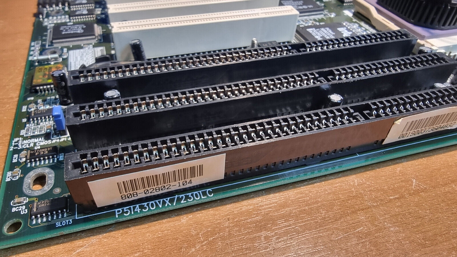 Qdi p5i430vx/230lc (explorer iv) + pentium 166mhz + 32mb edo - working ...