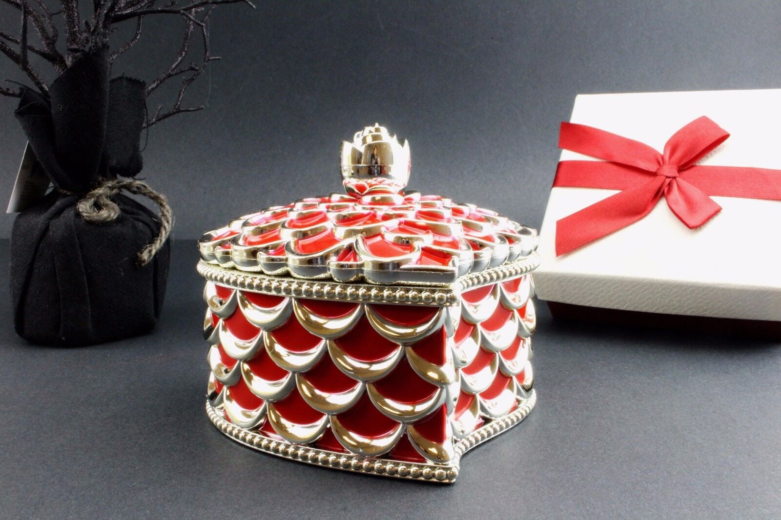 Quality Design Heart Shape Jewelry Treasure Box Red Gold Dresser ...