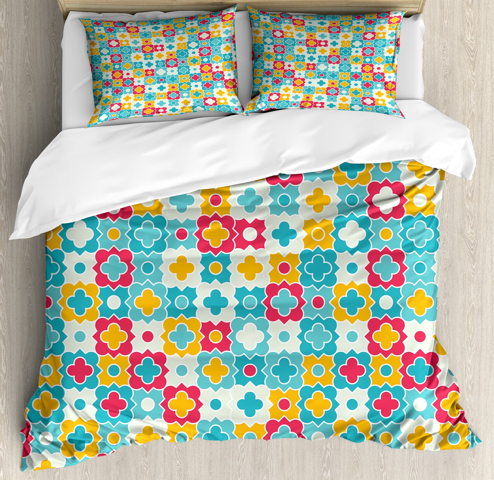 Quatrefoil Duvet Cover Set, Clover Leaves Barb Style Clover Lattice ...