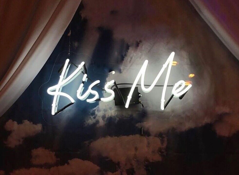 Queen Sense 14" Kiss Me Neon Sign Acrylic Man Cave Beer Pub Bar Artwork ...