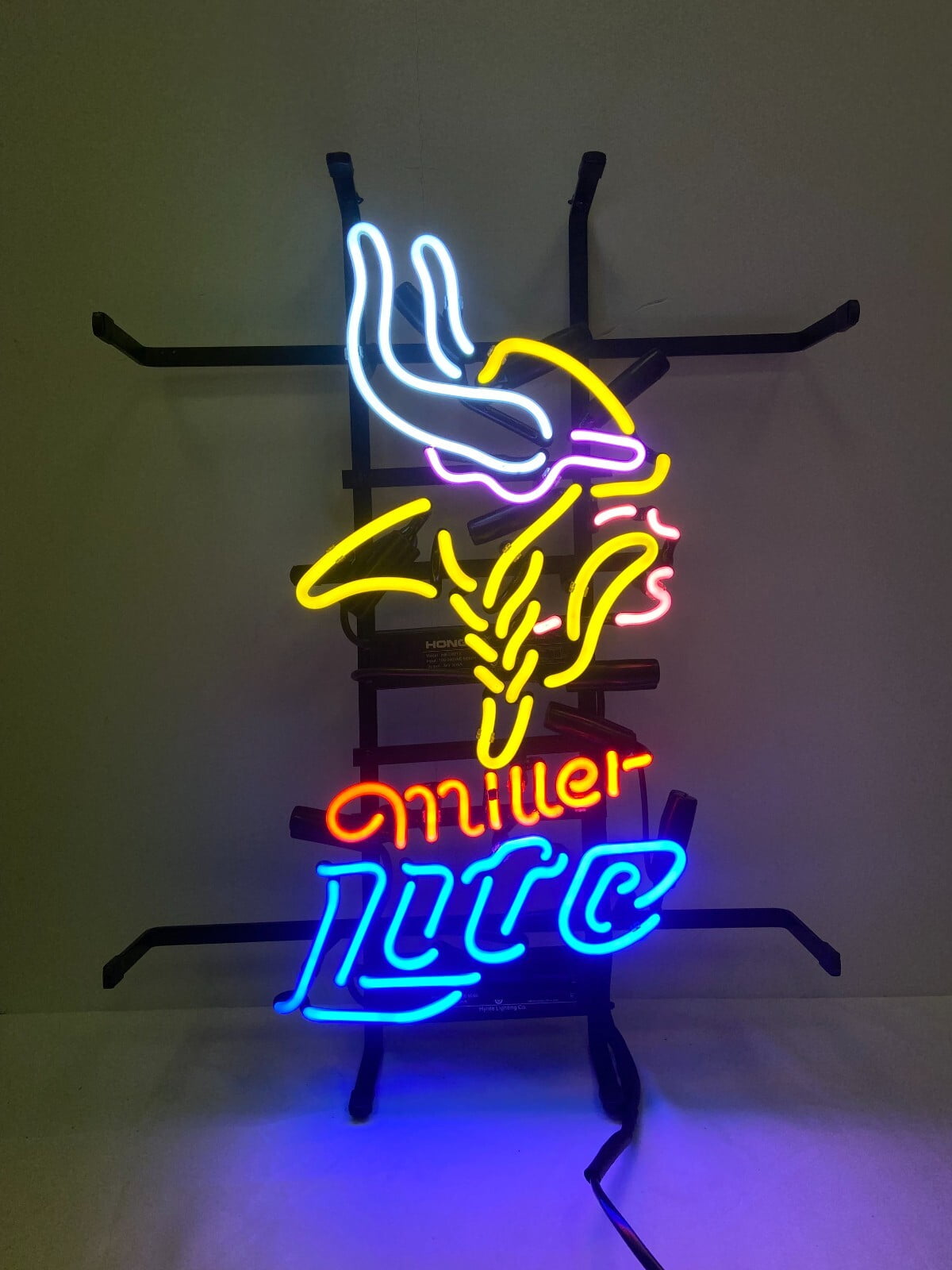 Queen Sense 20"x16" Custom Millers Lite For Minnesotas Sports League ...