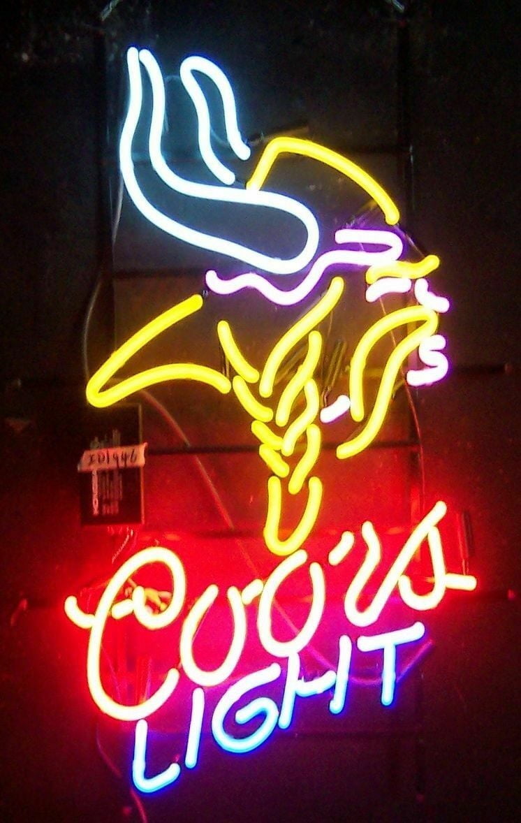 Queen Sense 24"x20" Custom Coor Light For Minnesotas Sports League ...