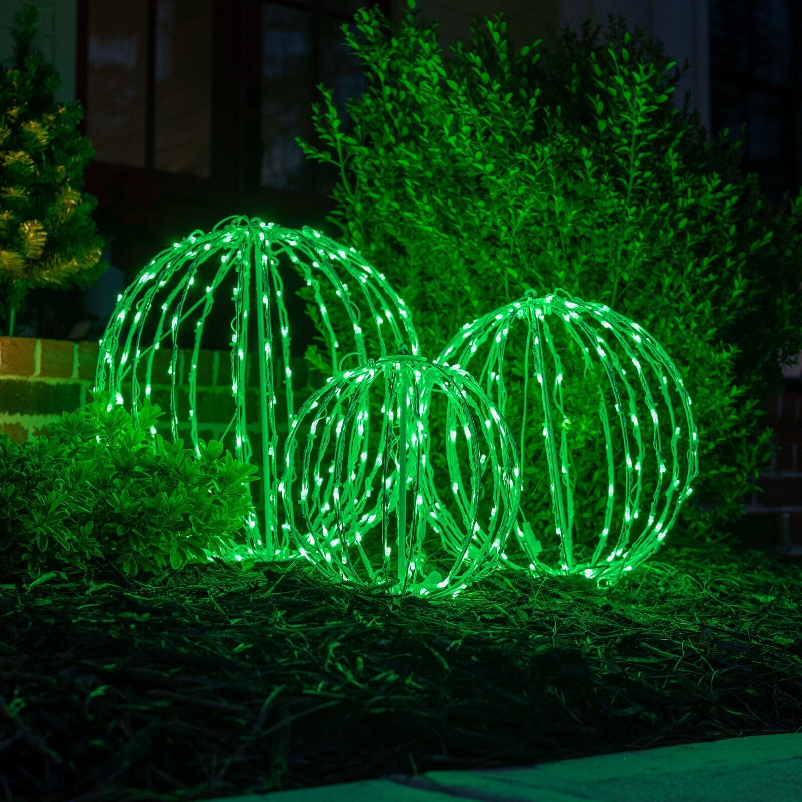 QuellQuest Outdoor LED Christmas Light Balls Patio Hanging Tree Metal ...