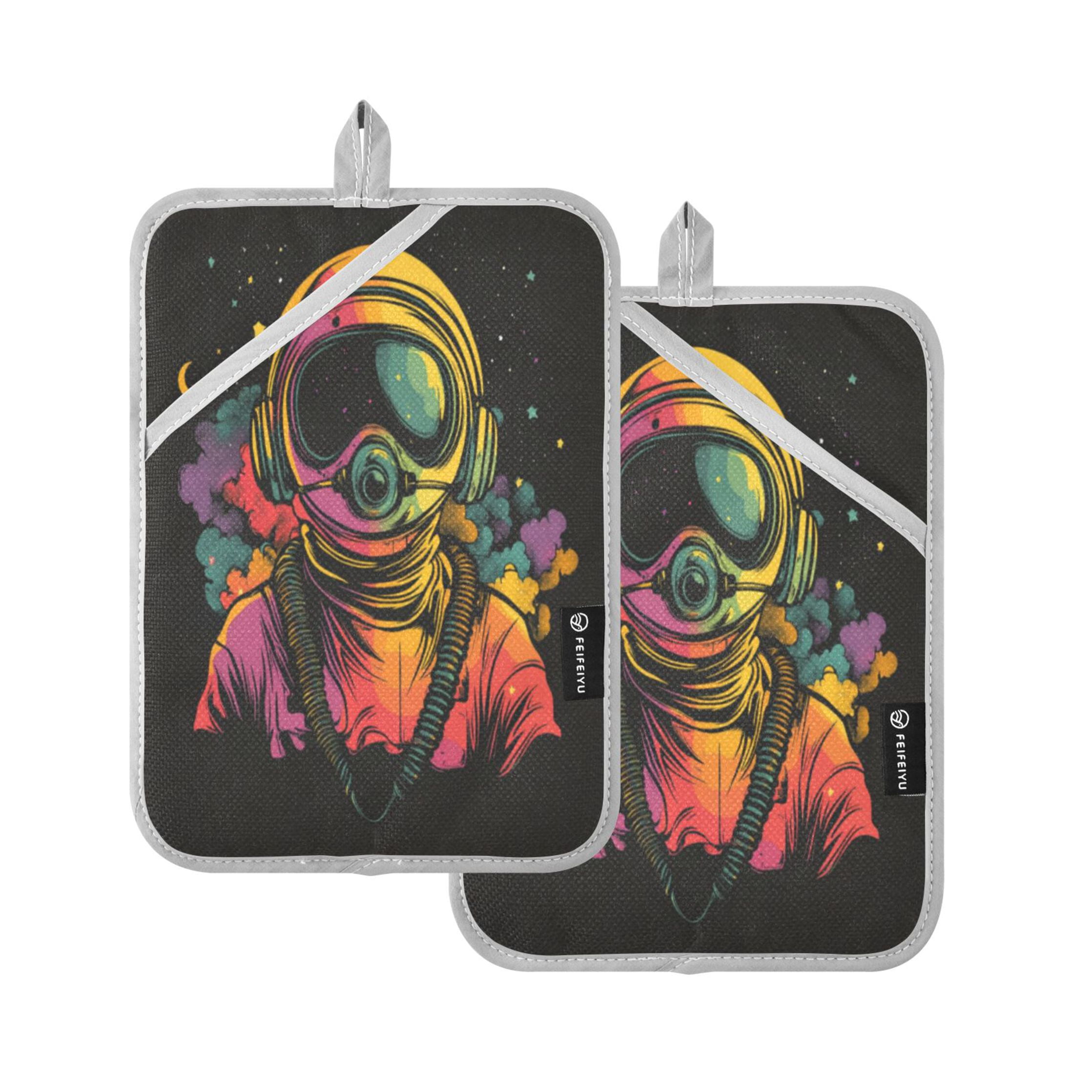 Qxltty Outer Space Astronauts Pattern Oven Mitts 2-Pack Heat Resistant ...