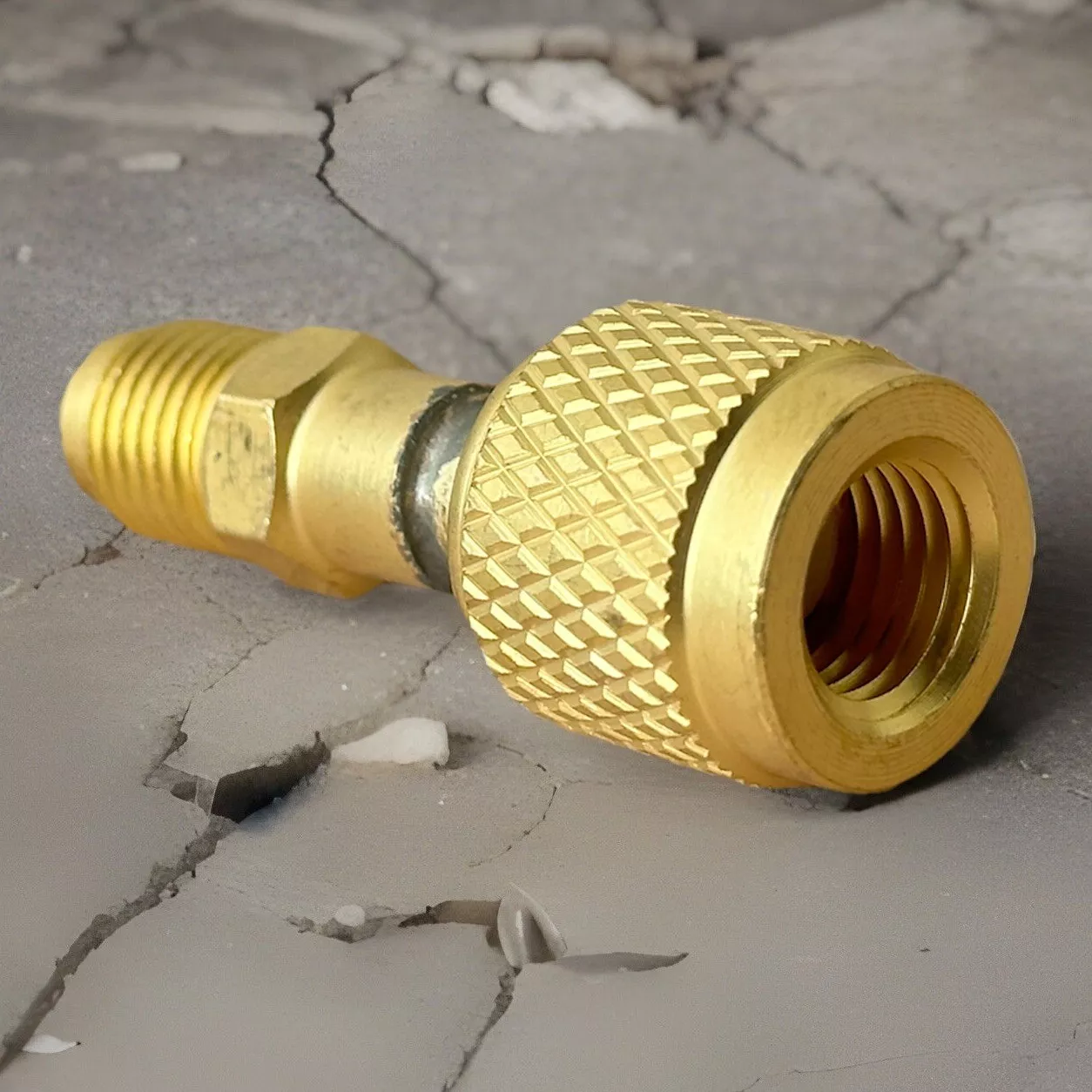 R32 Brass Adapter, 1/4 Inch Female to 1/4 Inch Male Reverse Thread, for ...