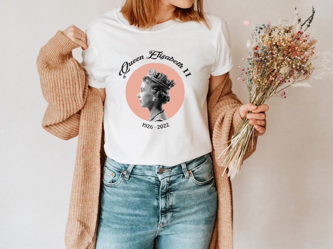 RIP Queen Elizabeth Shirt, Rest In Peace Elizabeth II, RIP Majesty The ...
