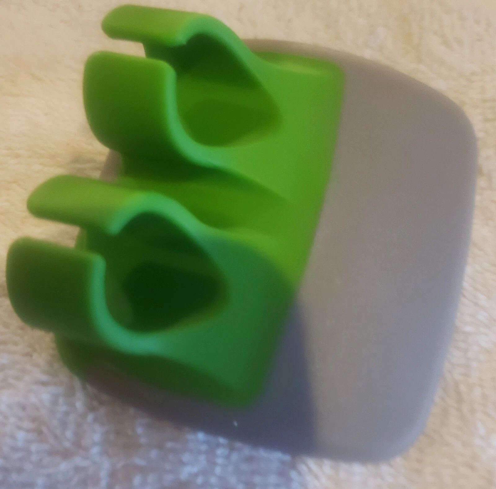 RIVEN- Silicone Finger Grips Peeler, Palm Peeler, Finger Potato Peeler ...