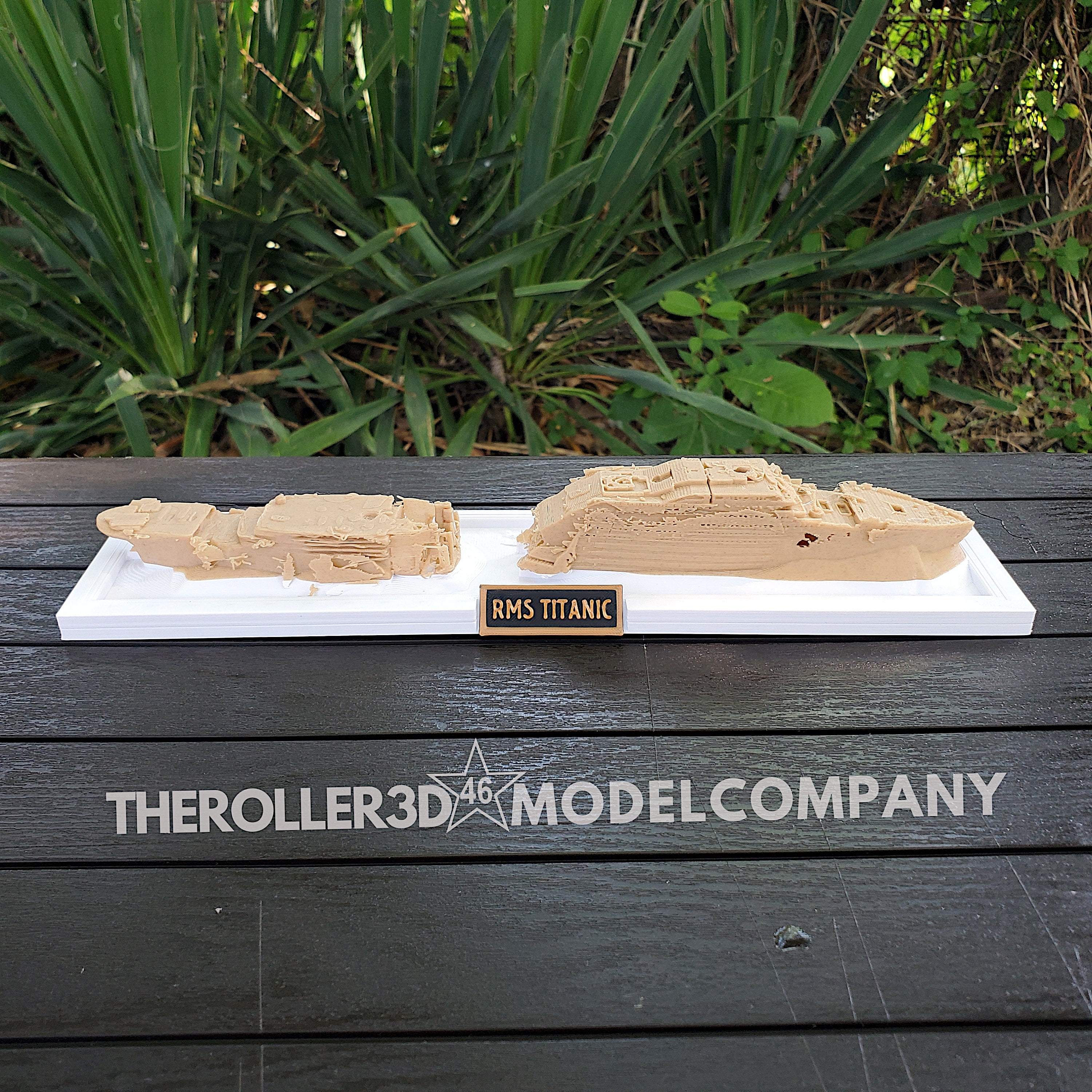 RMS Titanic Wreck Diorama by TheRoller3d, Titanic Wreckage Model ...