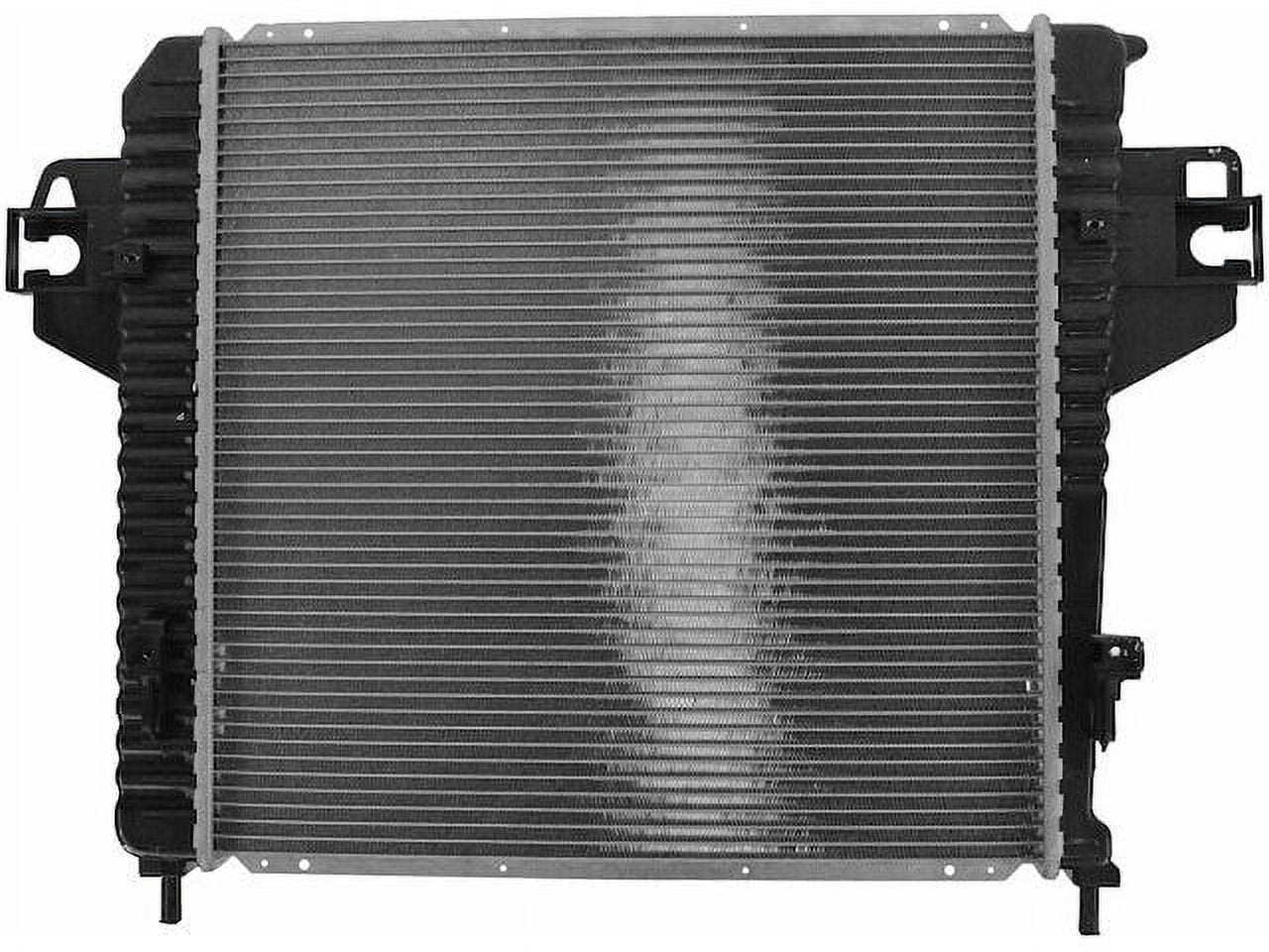 Radiator - Compatible with 2002 - 2006 Jeep Liberty 3.7L V6 (For Use ...