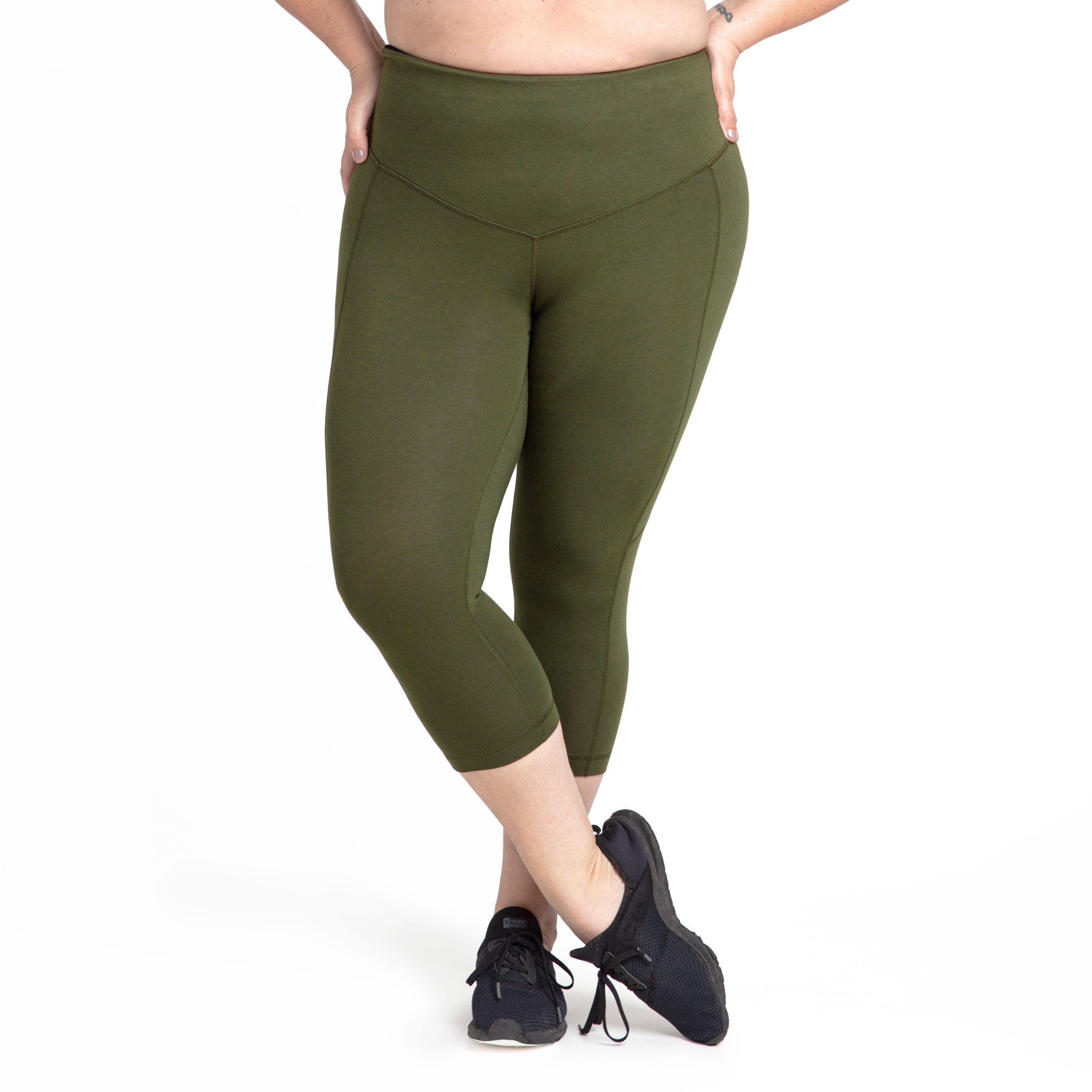 Rainbeau Curves Basic Compression Cropped Capri Legging, Women's Plus ...