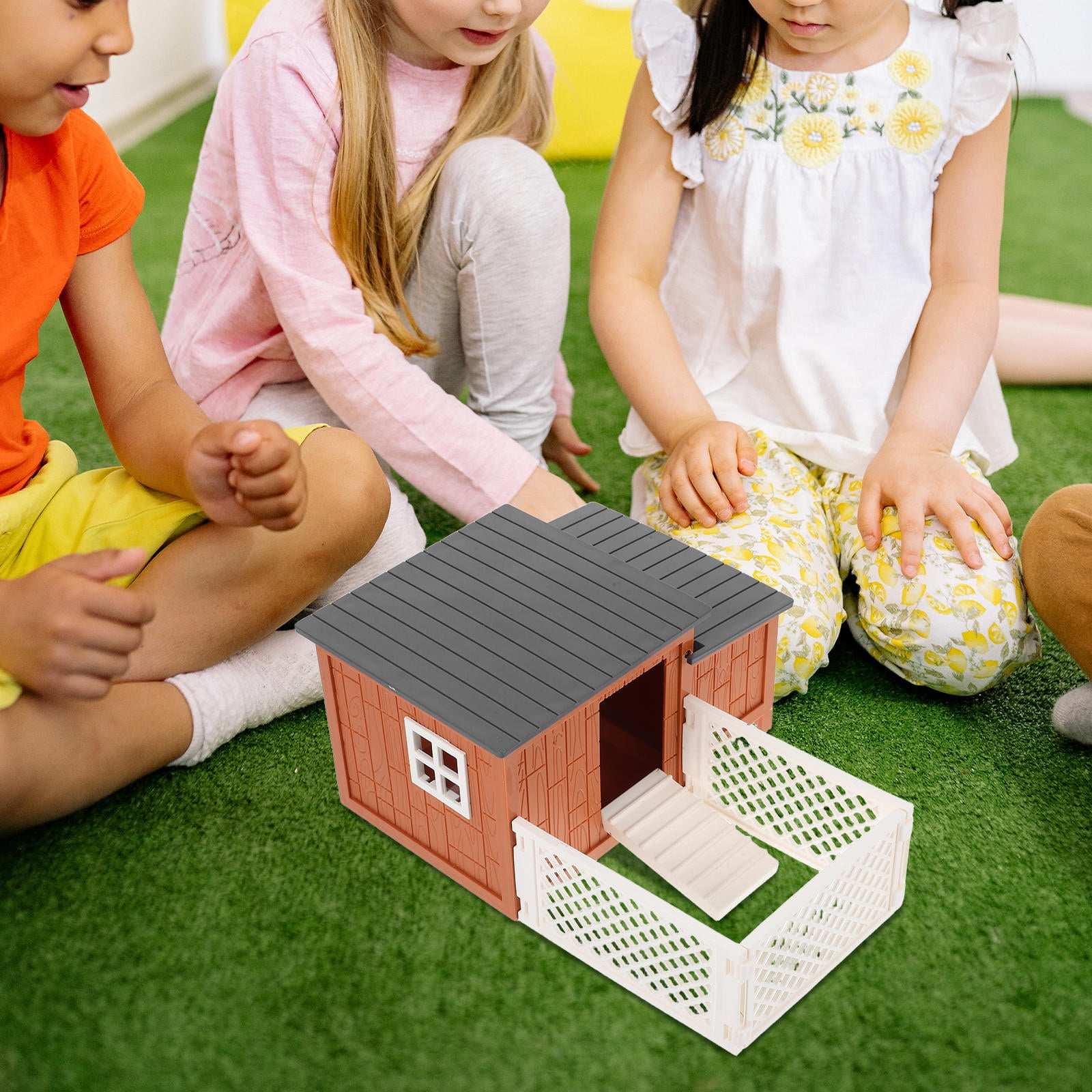 Raindrops Realistic Plastic Chicken Coop Model for Decoration ...