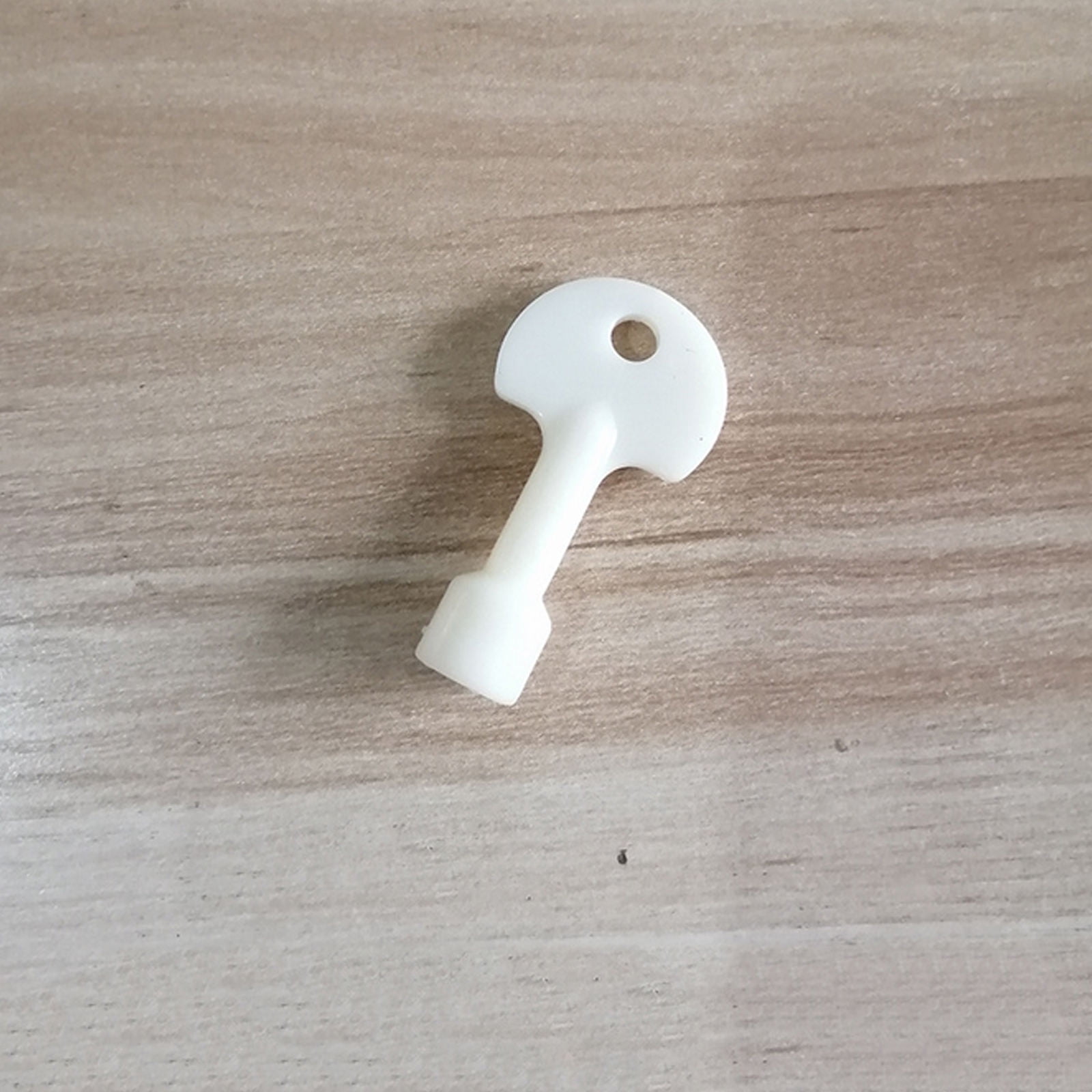 Raindrops Trash Can Locking Key 1Pack Triangular Socket Key White ...