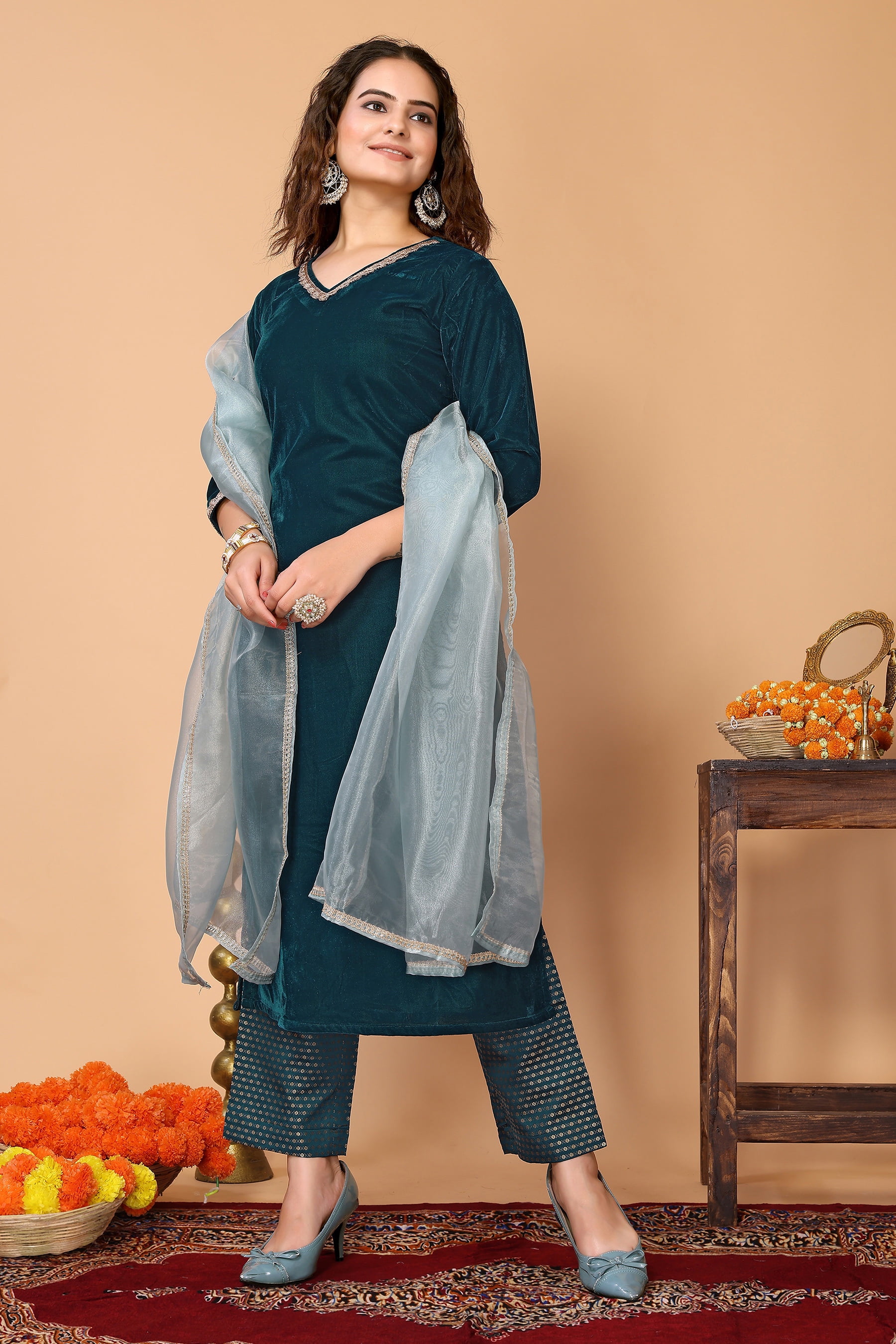 Rama Solid Velvet Kurta, Pant and Organza Dupatta Set – Elegant ...
