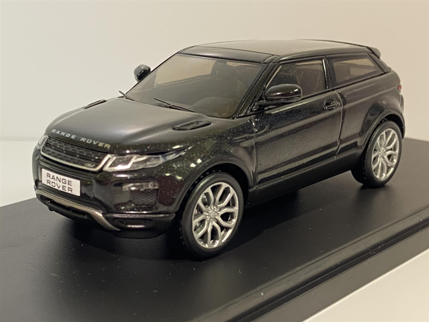 Range Rover Evoque Black 1:43 Scale IXO - Walmart.com