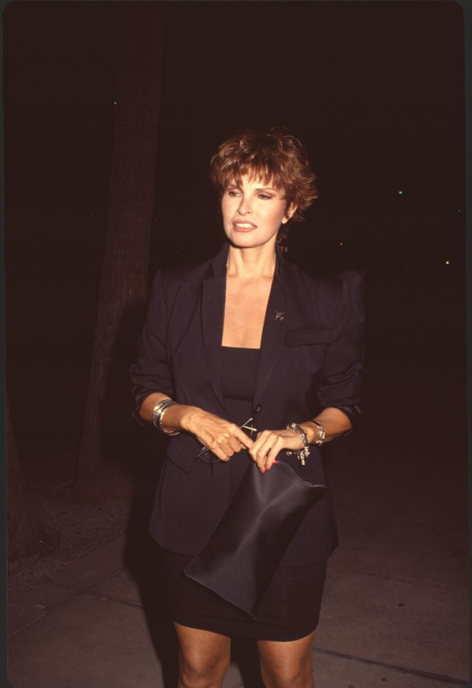Raquel Welch In Black Skirt Suit At Thee Sketch Artist Screening Photo ...