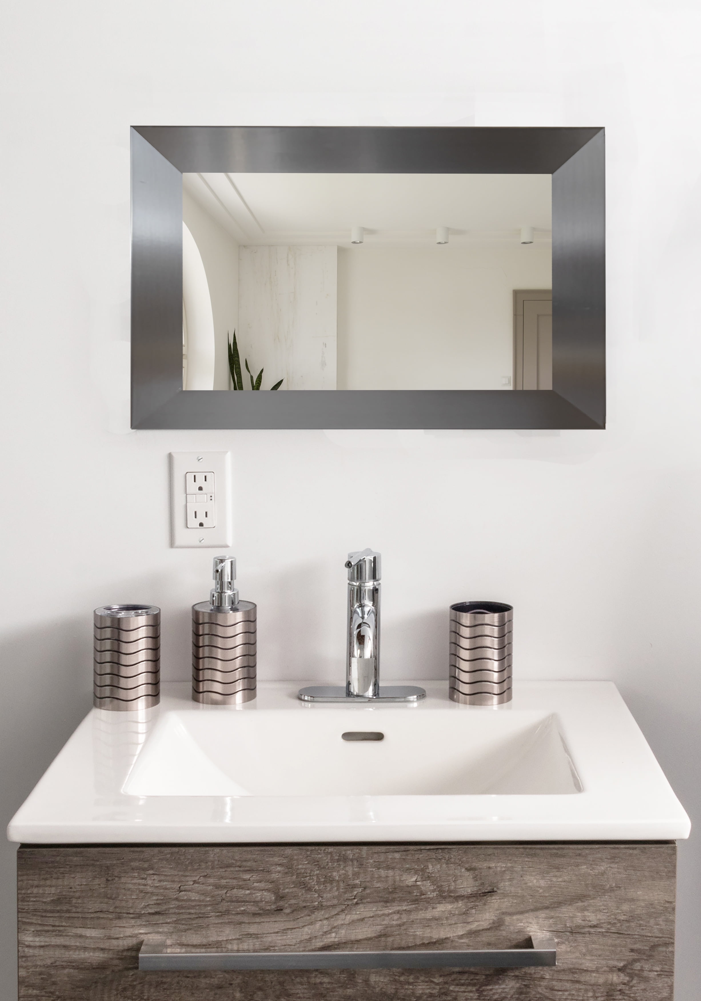 Rayne Wide 33 X 16 Silver Mirror - Walmart.com