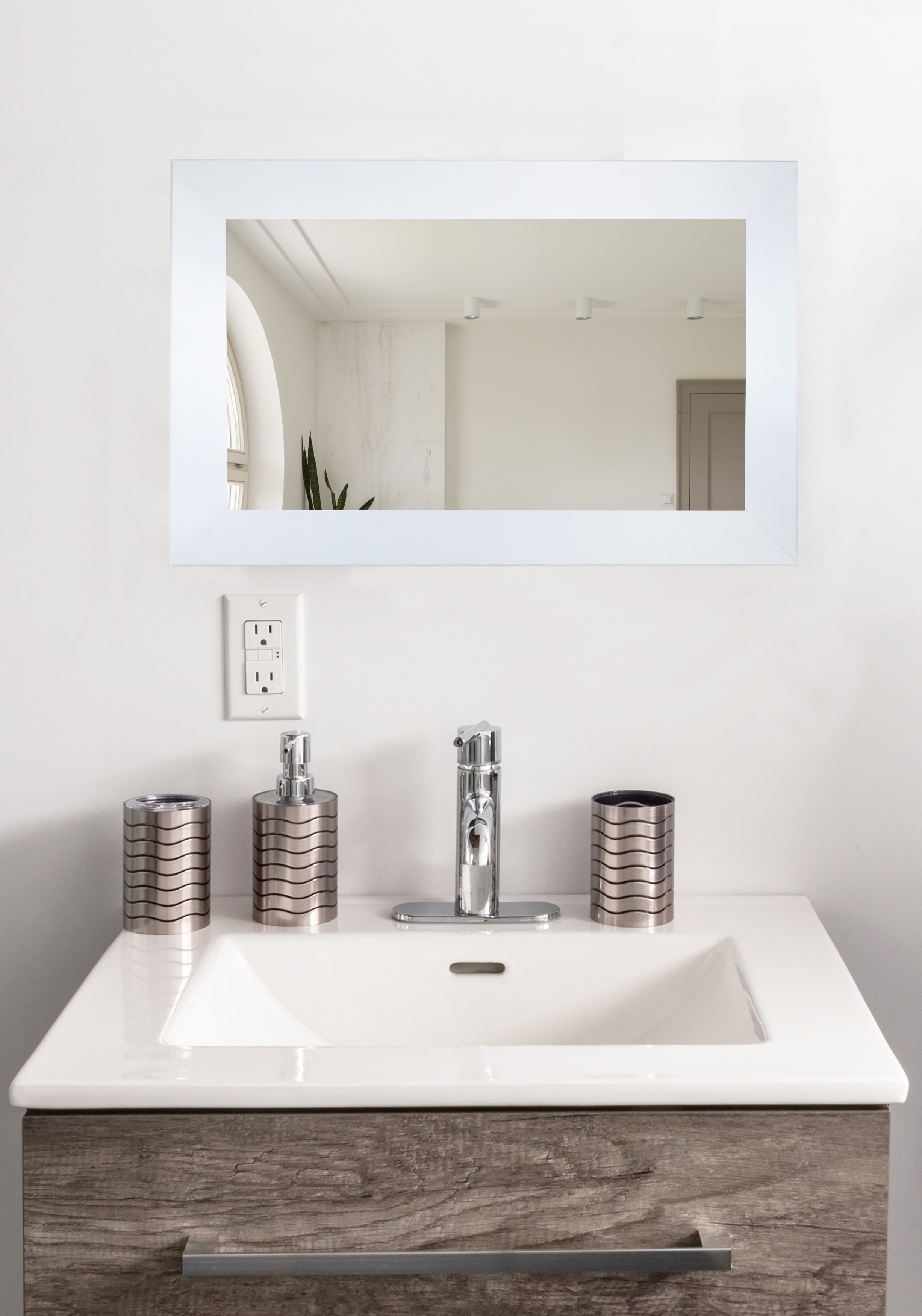 Rayne Wide 33 X 20 White Mirror - Walmart.com