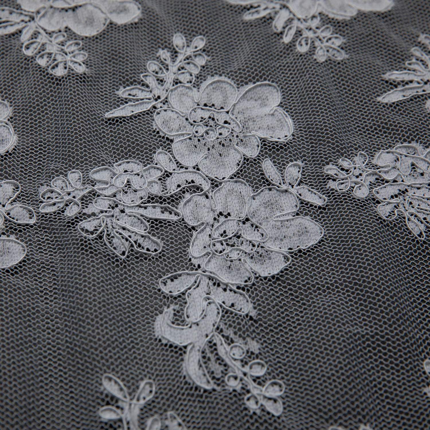 Re-Embroidery Lace Fabric with Cord and Beautiful Floral Design 52"/54 ...