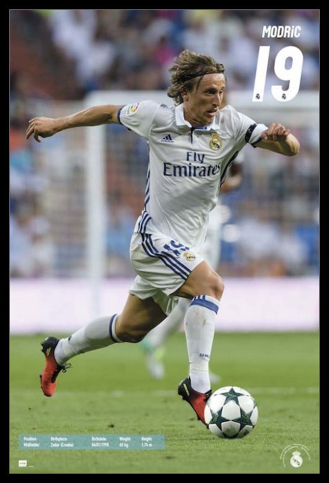 Real Madrid 2016-2017 Modric Action Laminated & Framed Poster (24 x 36 ...