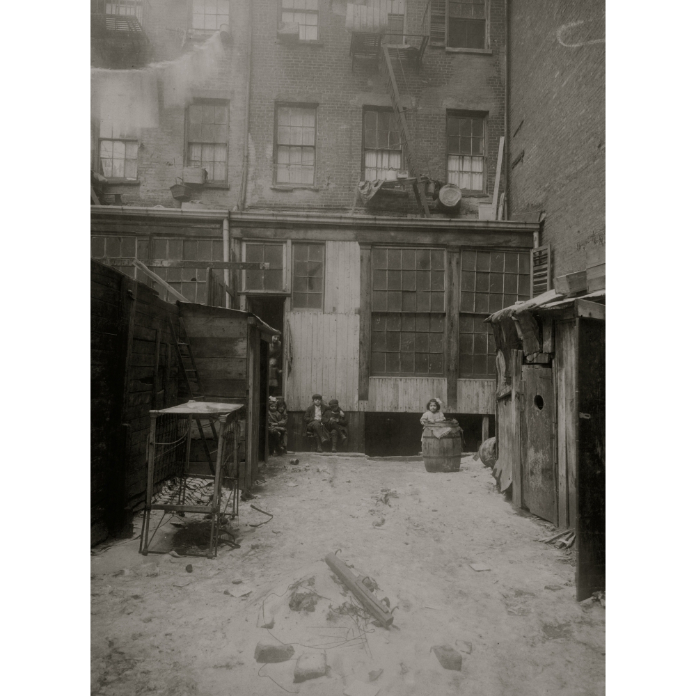Rear view of tenement 134 1/2 Thompson Street New York City. See Photos ...