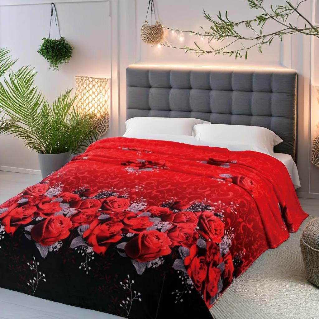 Red Rose Bouquet Queen Comforter Set - Luxurious Microfiber with Floral ...