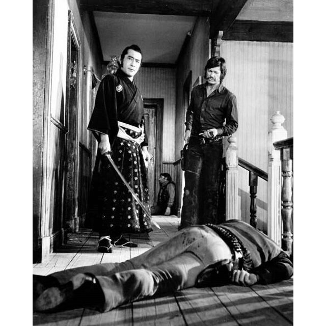 Red Sun 1971 Toshiro Mifune & Charles Bronson armed and ready 24x36 ...
