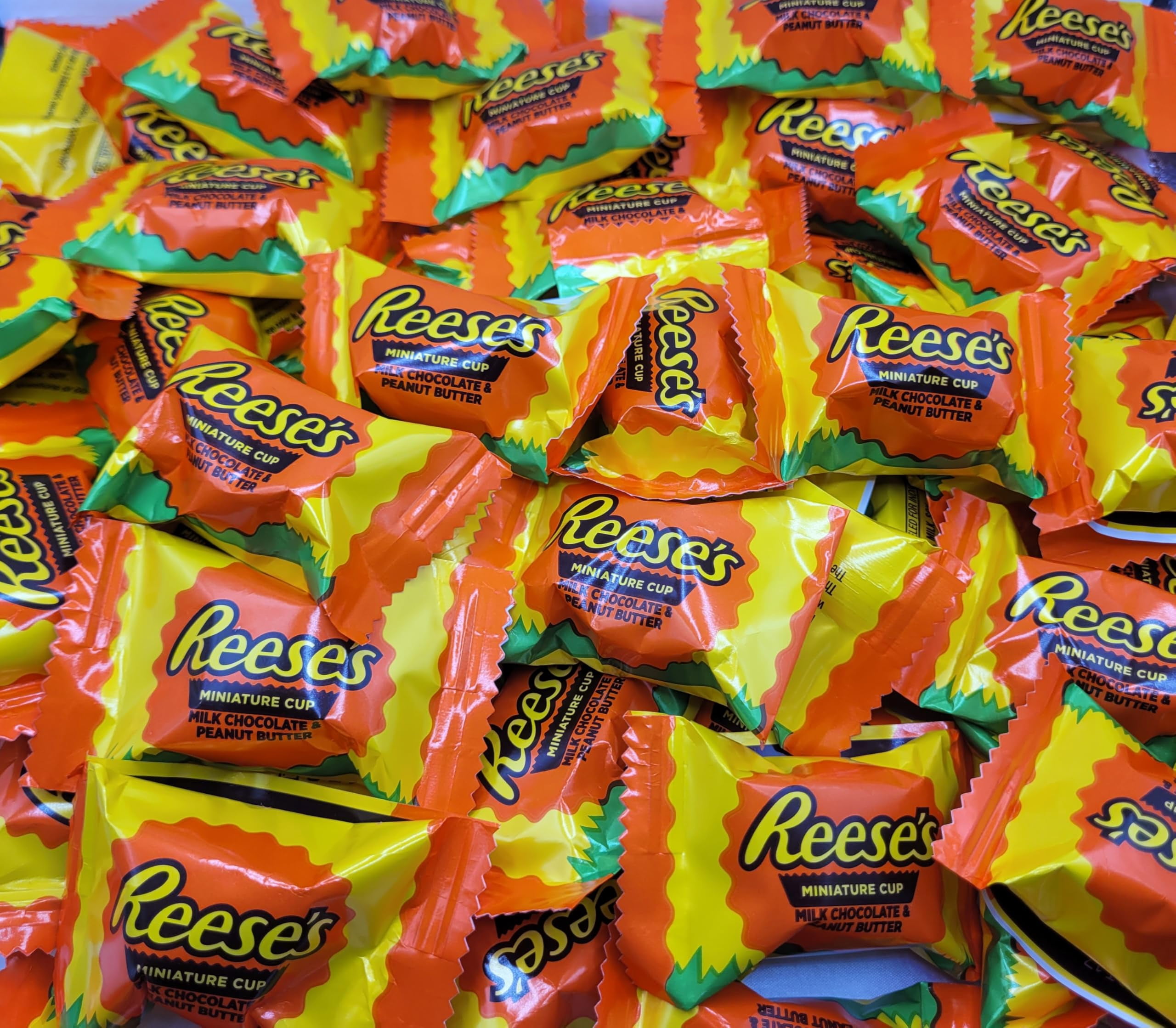 Reese Peanut Butter Cup AKF18 Miniatures 2 lbs 100 Count - Individually ...