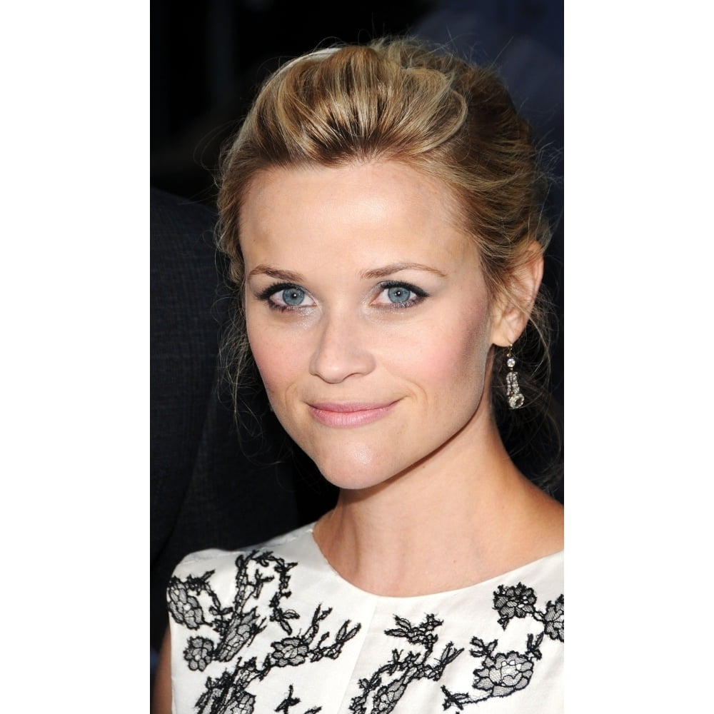 Reese Witherspoon At Arrivals For Water For Elephants Premiere Photo ...