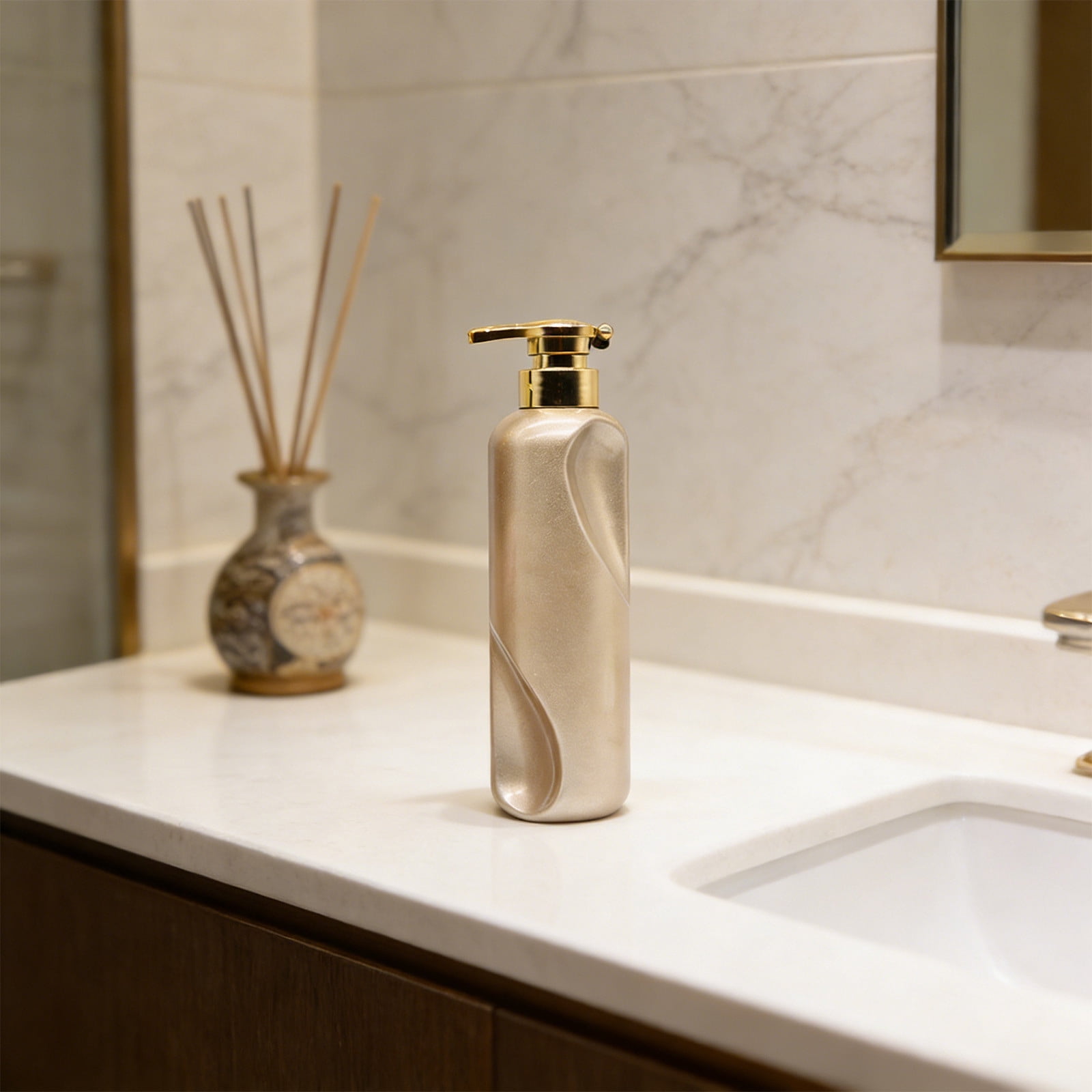 Refillable Soap Dispenser Bottle Elegant Plastic Pump Container for ...