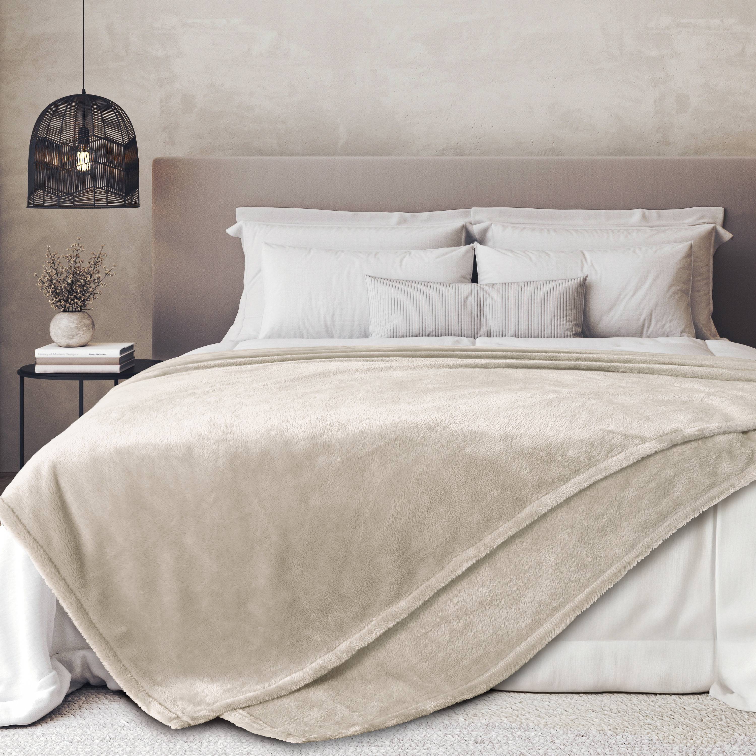 Regal Living Ultra Soft Plush Fleece Blanket, Double-Sided Cozy Warm ...