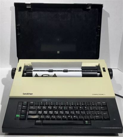 Restored Brother model CE222Comp1 Electronic Self Correcting Typewriter ...