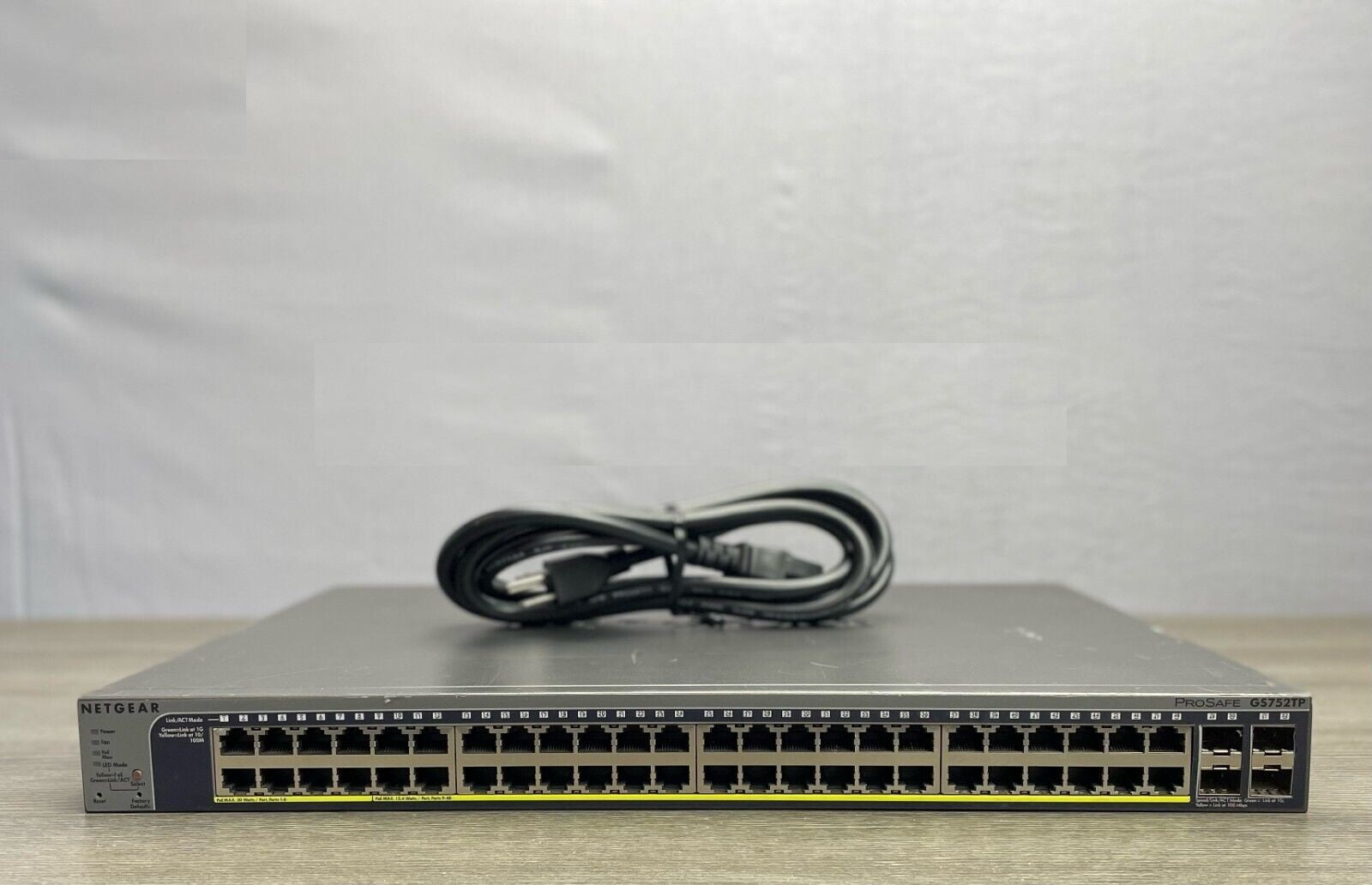 Restored NETGEAR ProSafe GS752TP 48 Port Gigabit Smart Switch ...