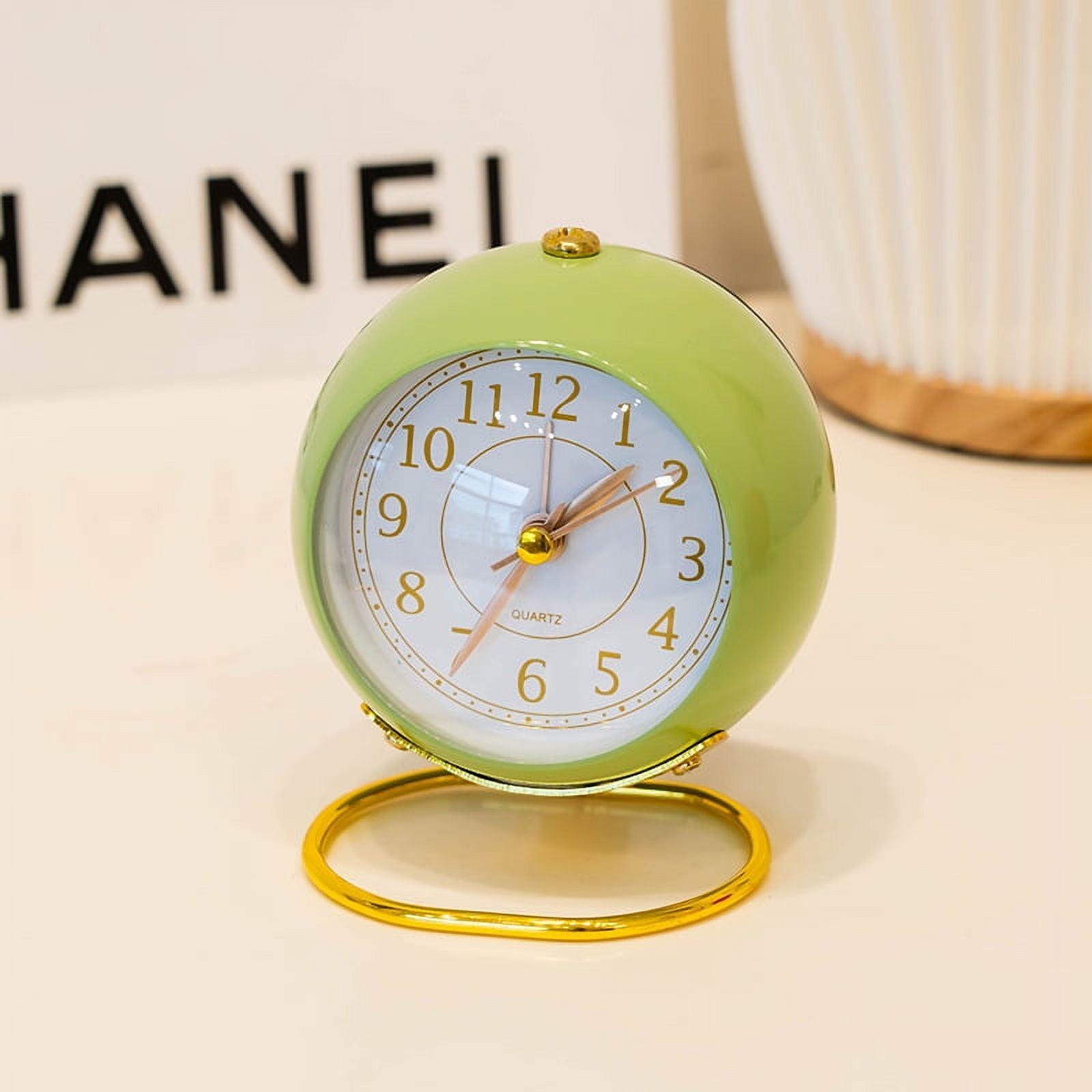Retro Alarm Clock, Bedside Alarm Clock with Non Ticking , Battery ...