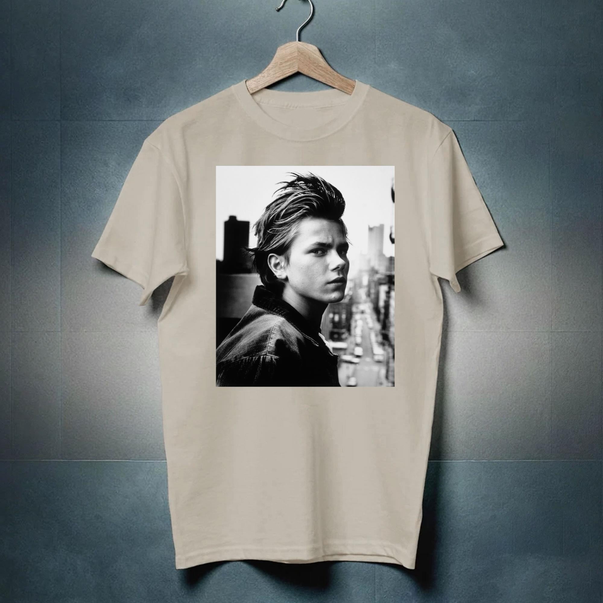 Retro River Phoenix T-Shirt, River Phoenix shirt, River Phoenix Merch ...
