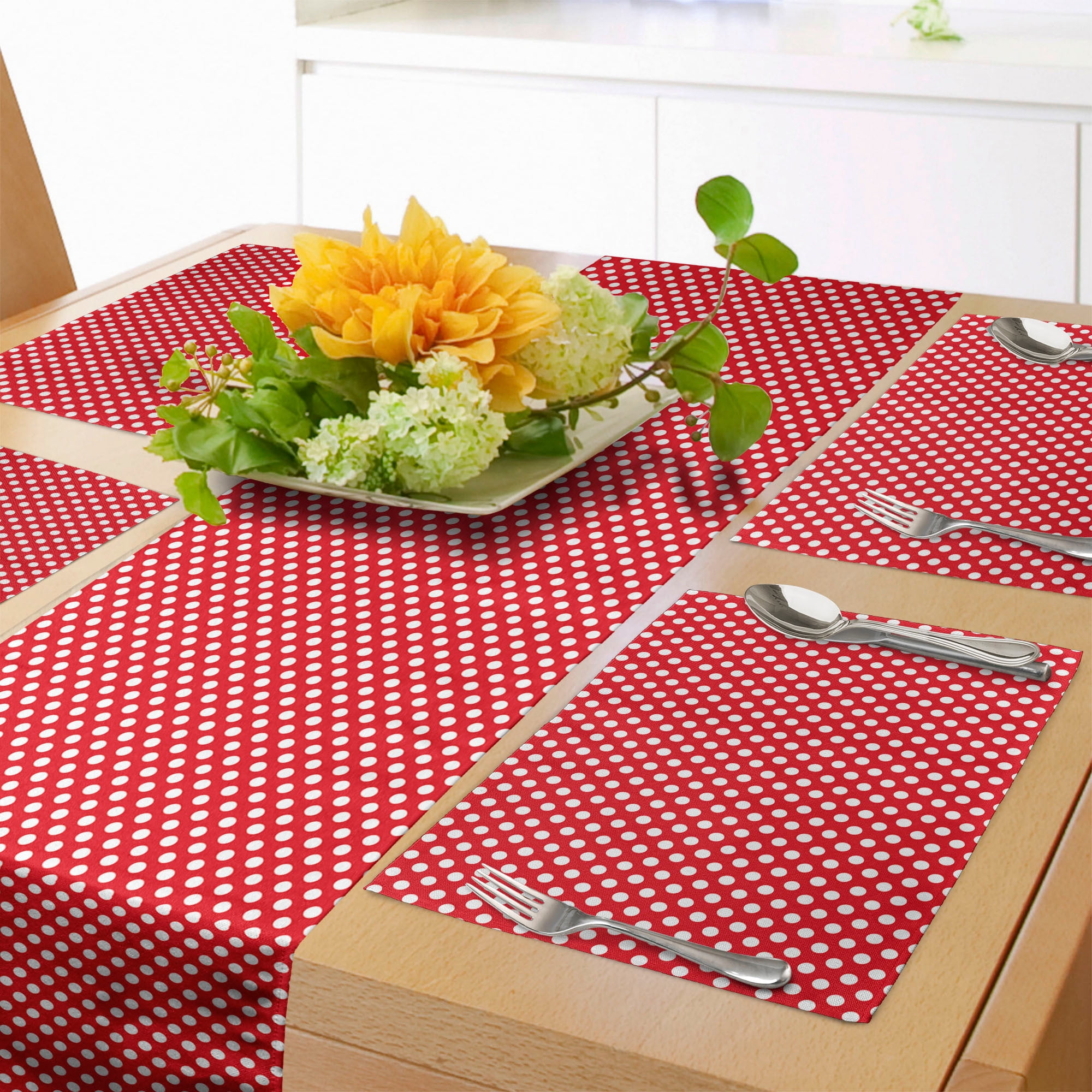 Retro Table Runner & Placemats, 50s 60s Iconic Pop Art Style Big White ...