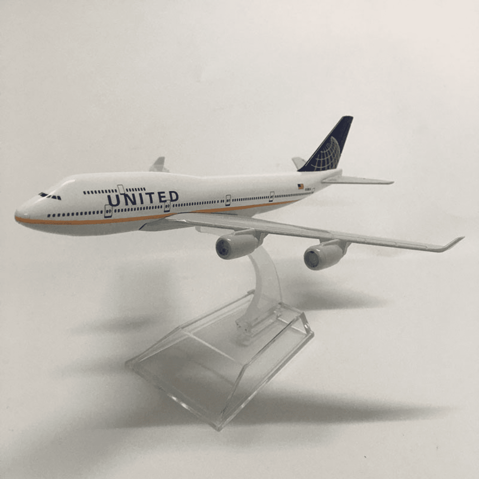 Retro and Elegant United Airlines B747 Airplane Model Stylish ...