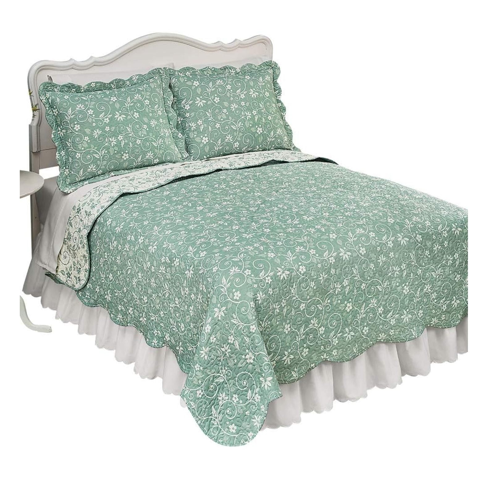 Reversible Floral Quilt with Scalloped Edges and Two-Tone Design, Sage ...