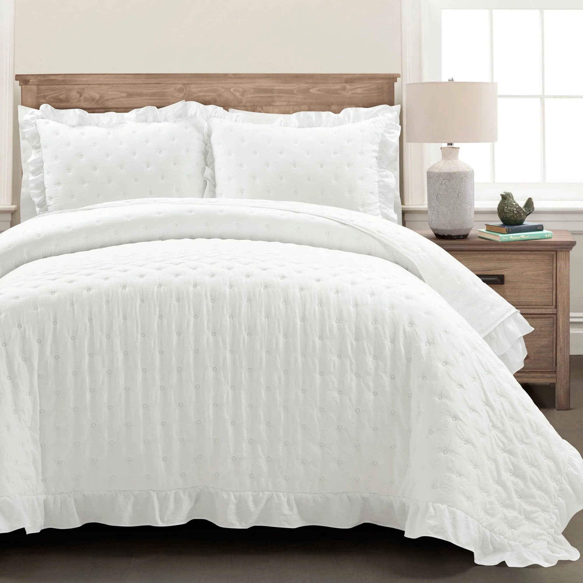 Reyna Ruffle Reversible Oversized Quilt White 3Pc Set Full/Queen ...
