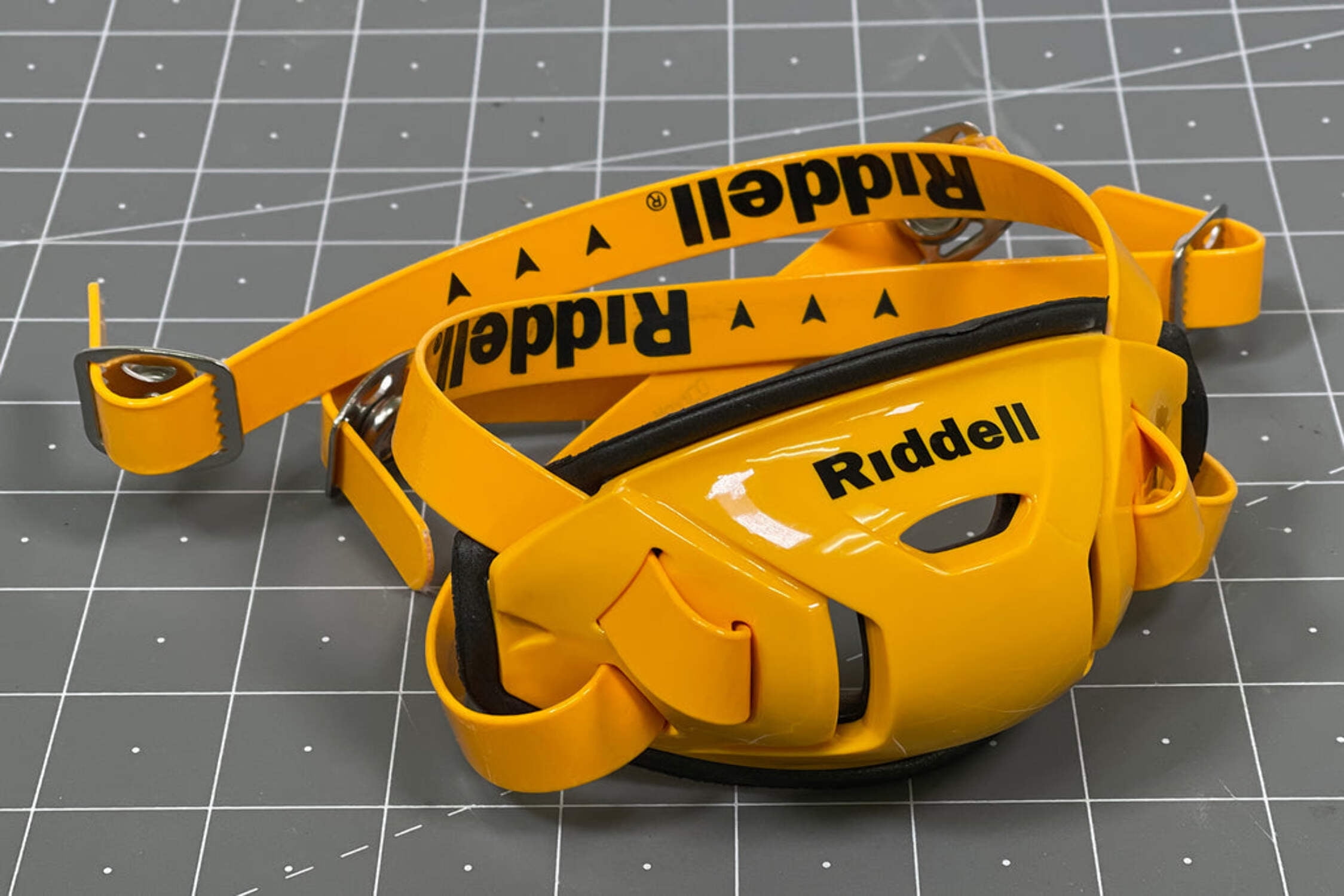 Riddell Hard Cup Chinstrap Buckles (Green Bay Gold, Medium) - Walmart.com