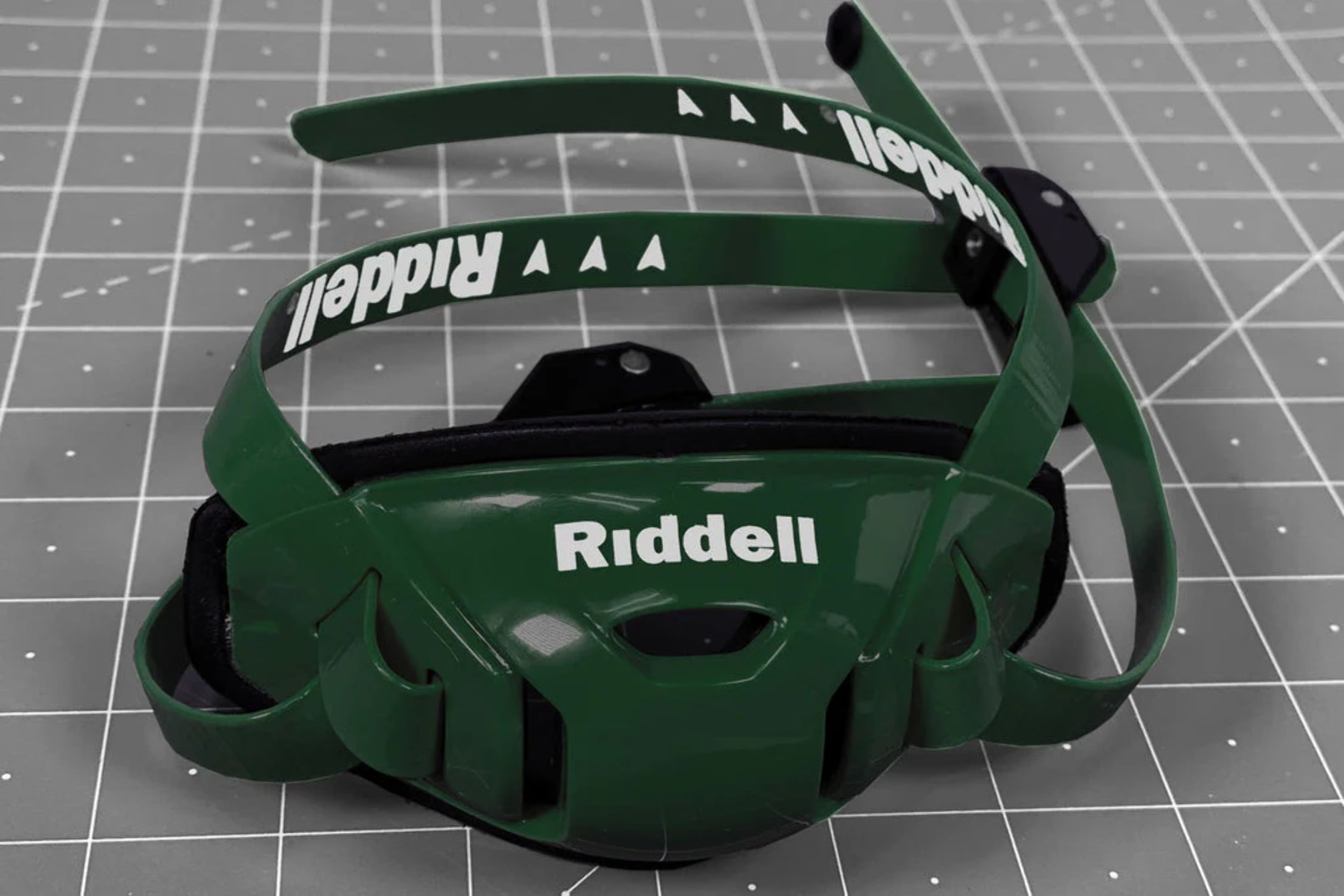 Riddell SpeedFlex Hard Cup Cam-Loc Chinstrap - Forest Green, Medium ...