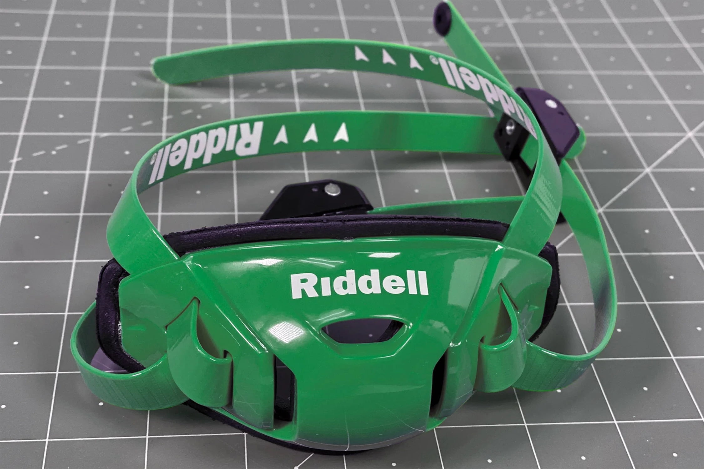 Riddell SpeedFlex Hard Cup Cam-Loc Chinstrap - Kelly Green, Medium ...
