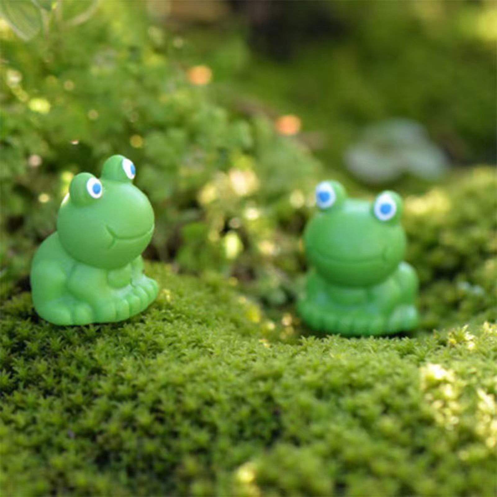 Riguas Mini Green Frog Figurines Garden Statues Adorable Appearance ...