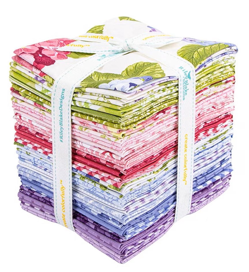 Riley Blake - Hydrangeas in the Garden Fat Quarter Bundle by Jennifer ...