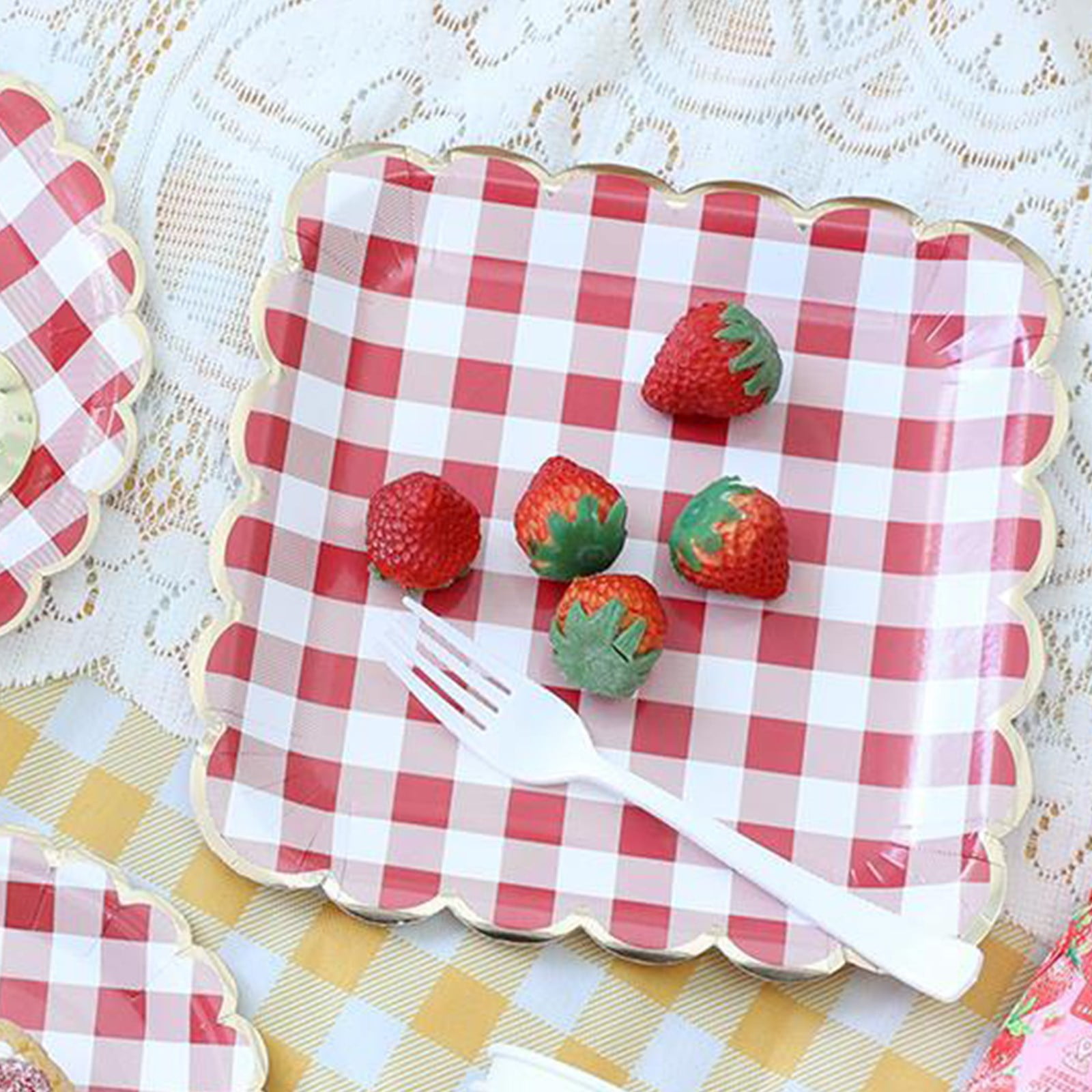 Rkxzt 10 Count Red and White Gingham Paper Plates 9 Inch Disposable ...