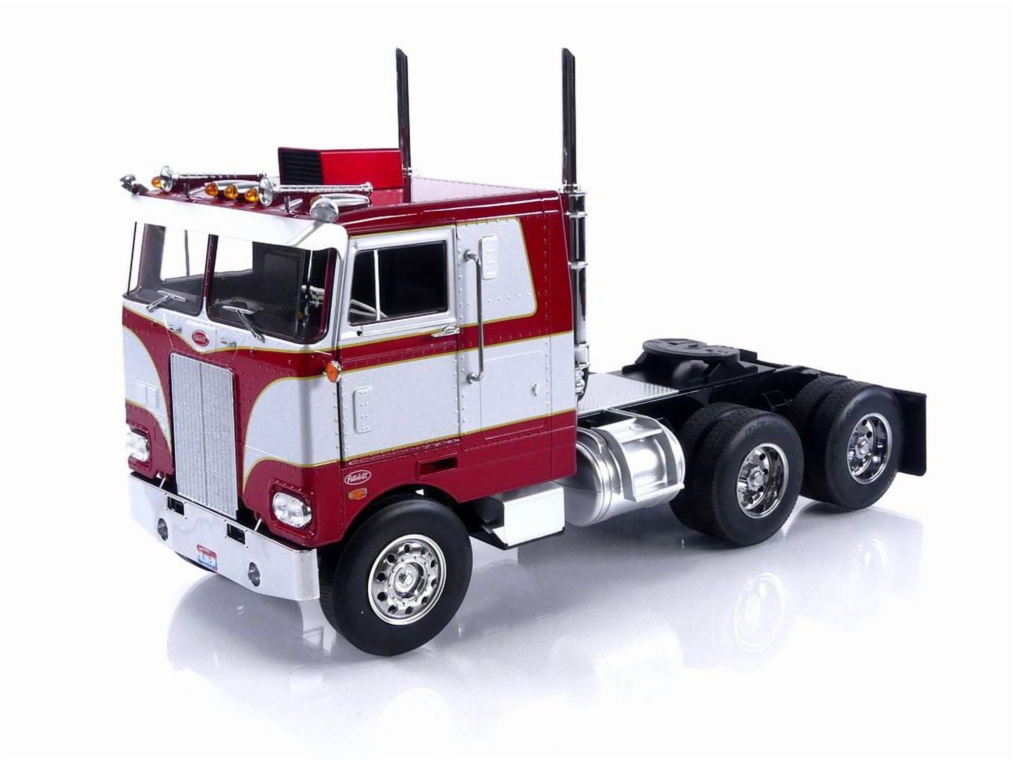 Road Kings 1977 Peterbilt 352 Pacemaker Semi Red and Silver 1:18 ...