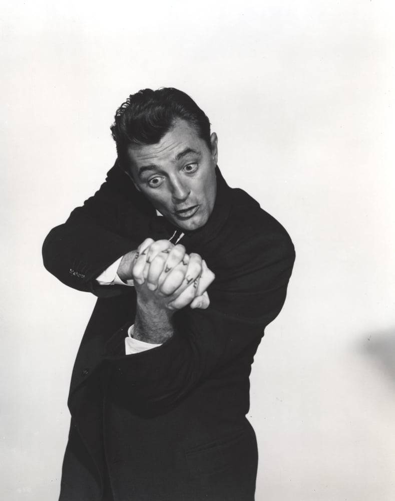 Robert Mitchum as Harry Powell Photo Print (24 x 30) - Walmart.com