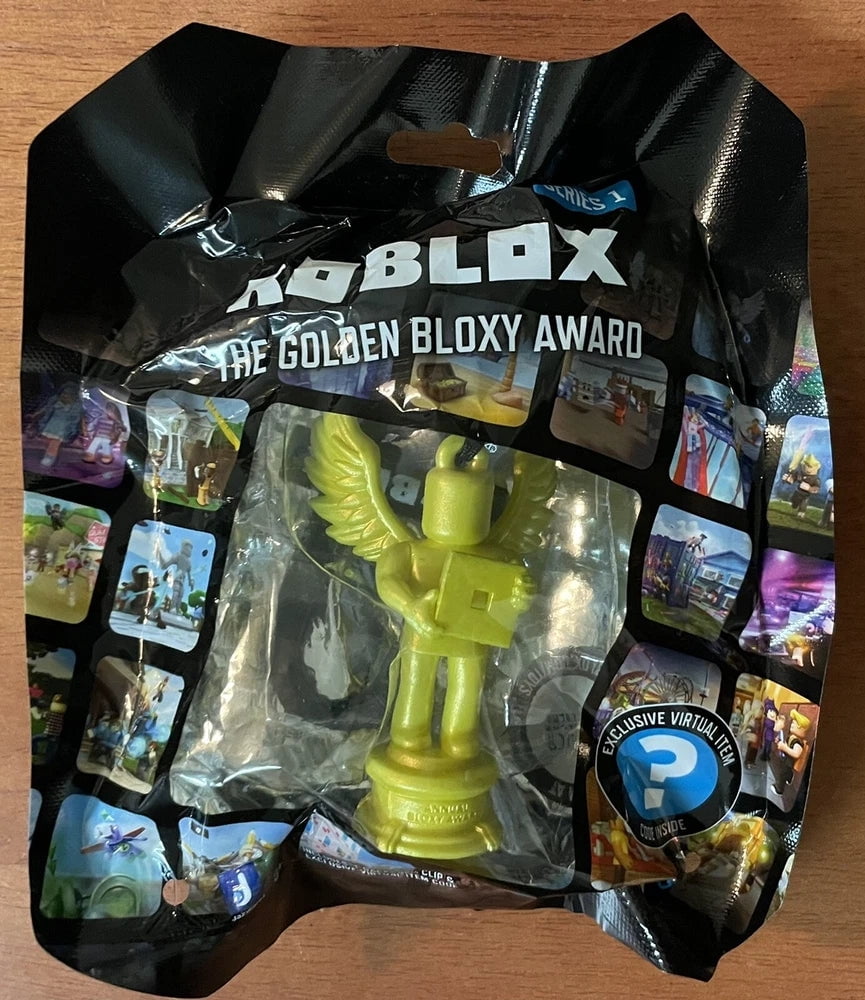 Roblox The Golden Bloxy Award Backpack Clip Series 1 - Walmart.com