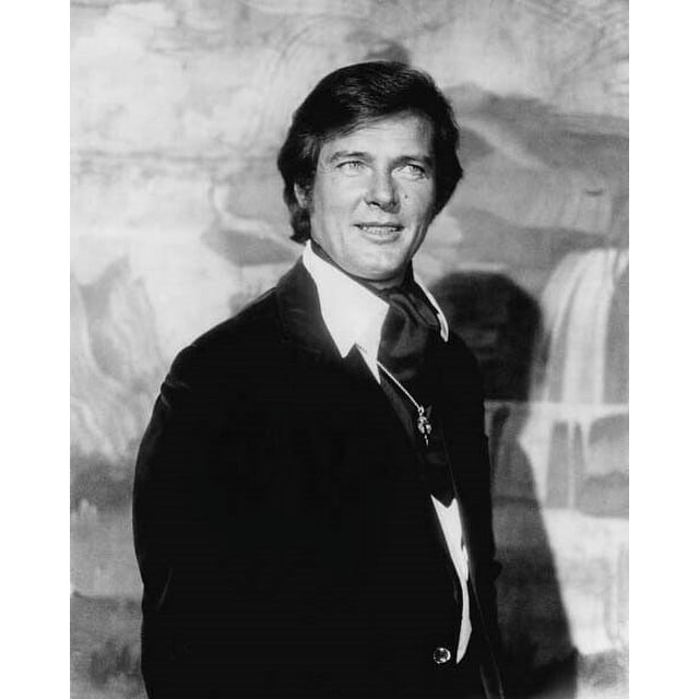 Roger Moore as Lord Brett Sinclair smiling portrait The Persuaders 8x10 ...