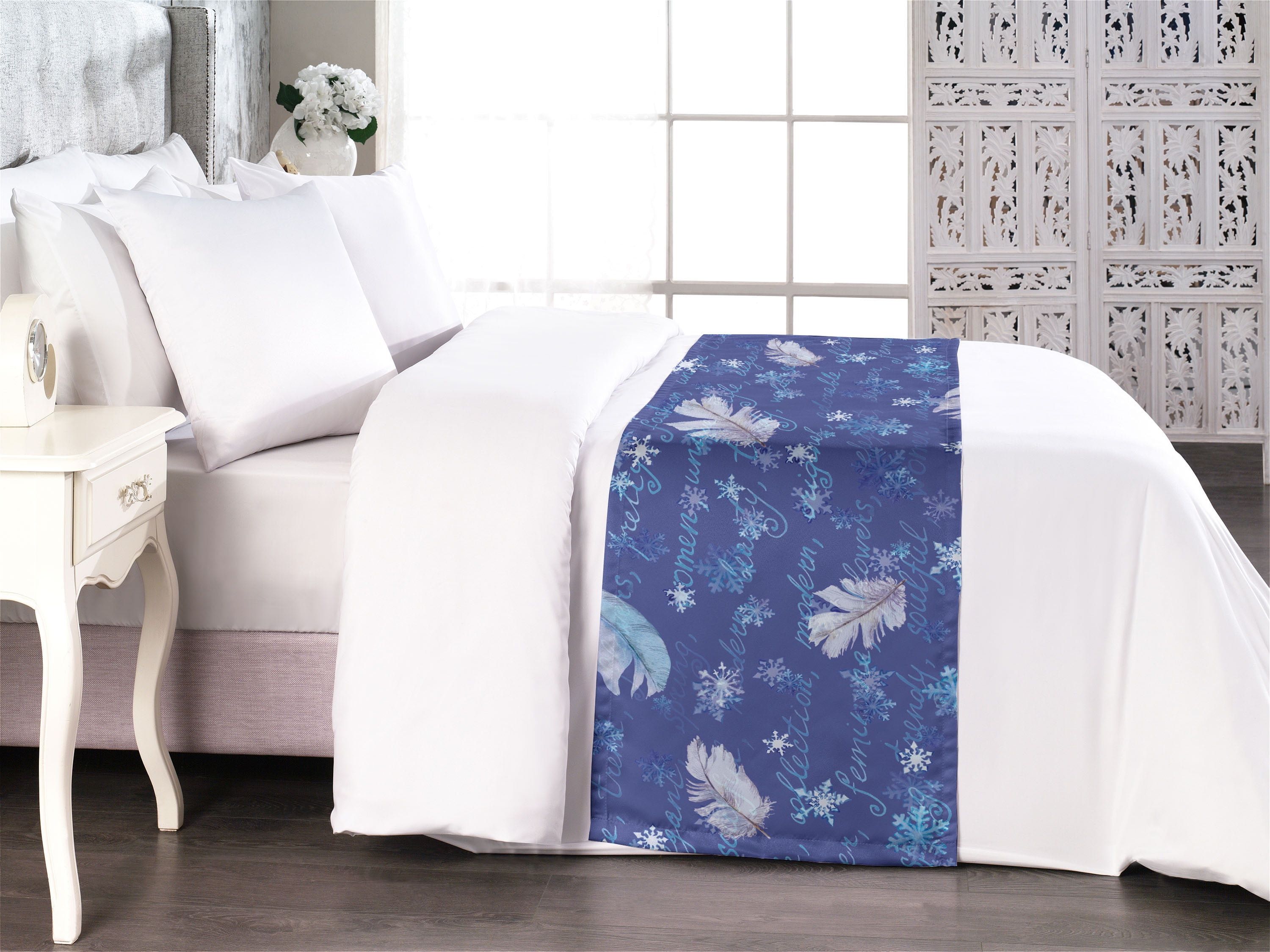 Romantic Bed Runner, Feather Pattern on Cursive Writing Vintage Design ...